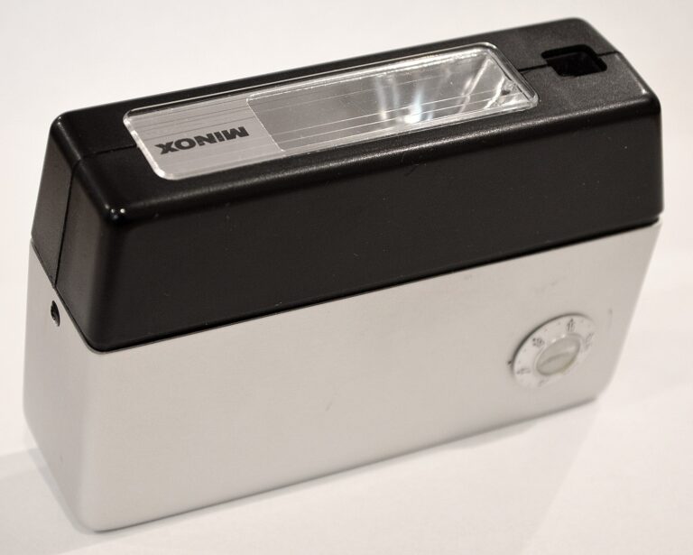 Minox flash units Archives - Julian Tanase