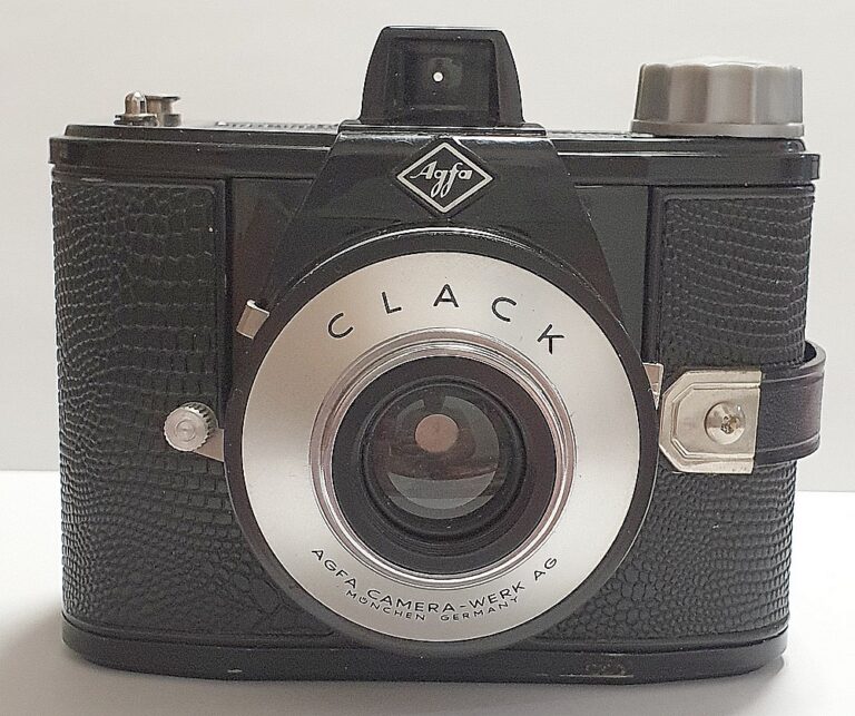 Agfa Clack - the bulky one - Julian Tanase